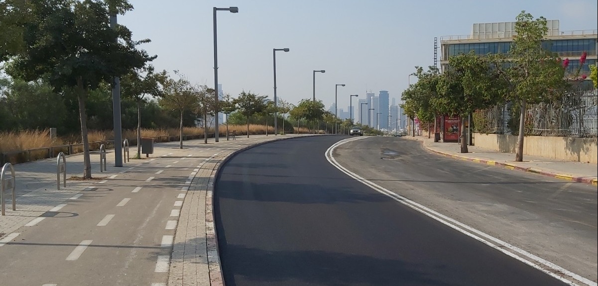 Tel Aviv creates ‘electric roads’ for EV public transportation trial ...